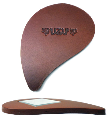 スタイルユー【UZU】（ウズ）「【UZU】ロゴ入りオリジナル勾玉型の革製ミニミラー」